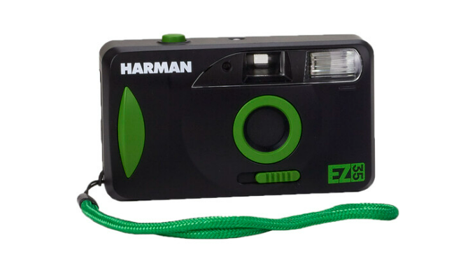 HARMAN technology EZ-35 Reusable 35mm Film Camera with One Roll of Film ...